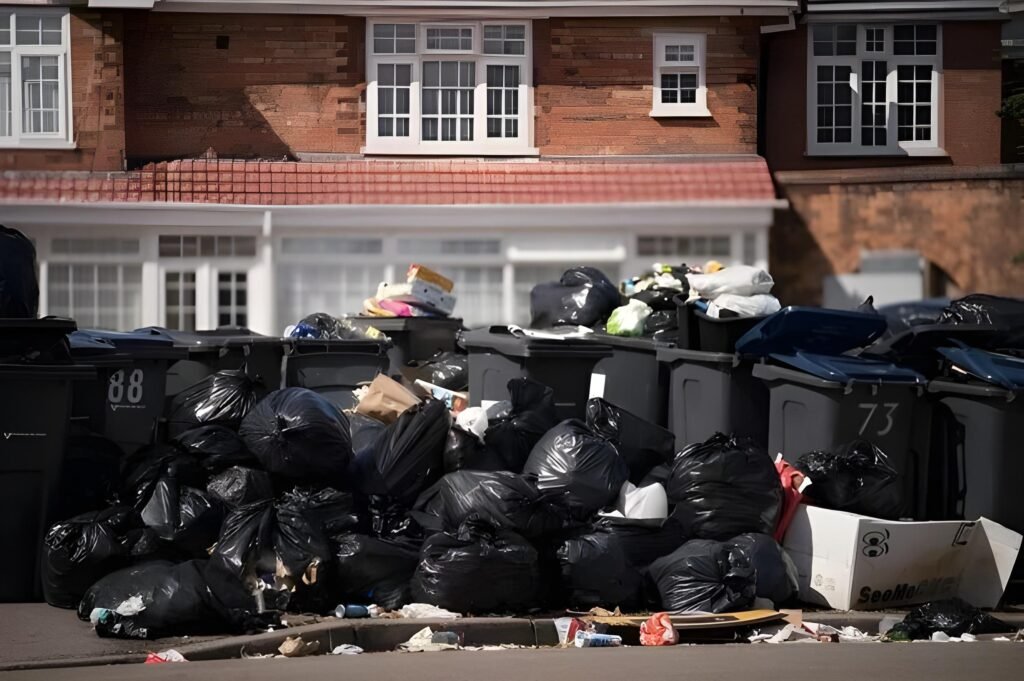 Birmingham Turns into ‘Trash City’ as Garbage Collectors Go on Strike ...